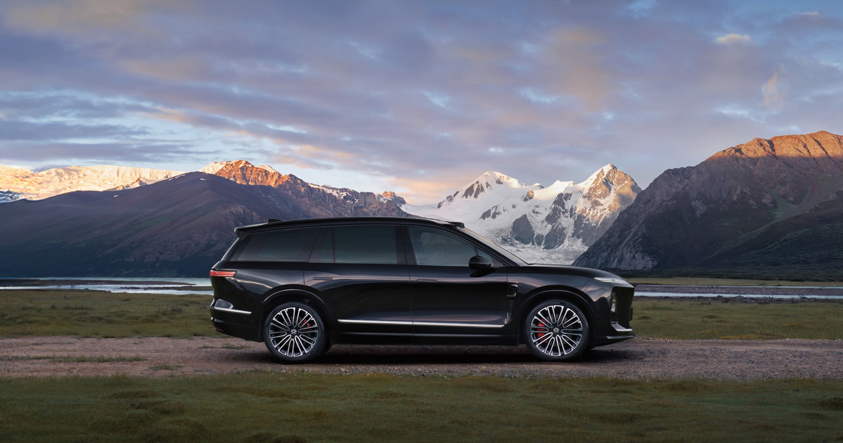 蔚來新款ES8入場門檻較上代降近三成 CEO：若保持高價難與市場競爭 (17:33) - 20250822 - 即時財經新聞 - 明報財經網