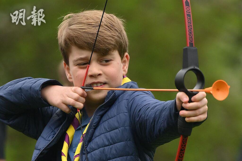威廉凱特一家五口當義工 喬治路易試駕挖土機 夏洛特射箭展英姿【多圖】 | LIHKG 討論區