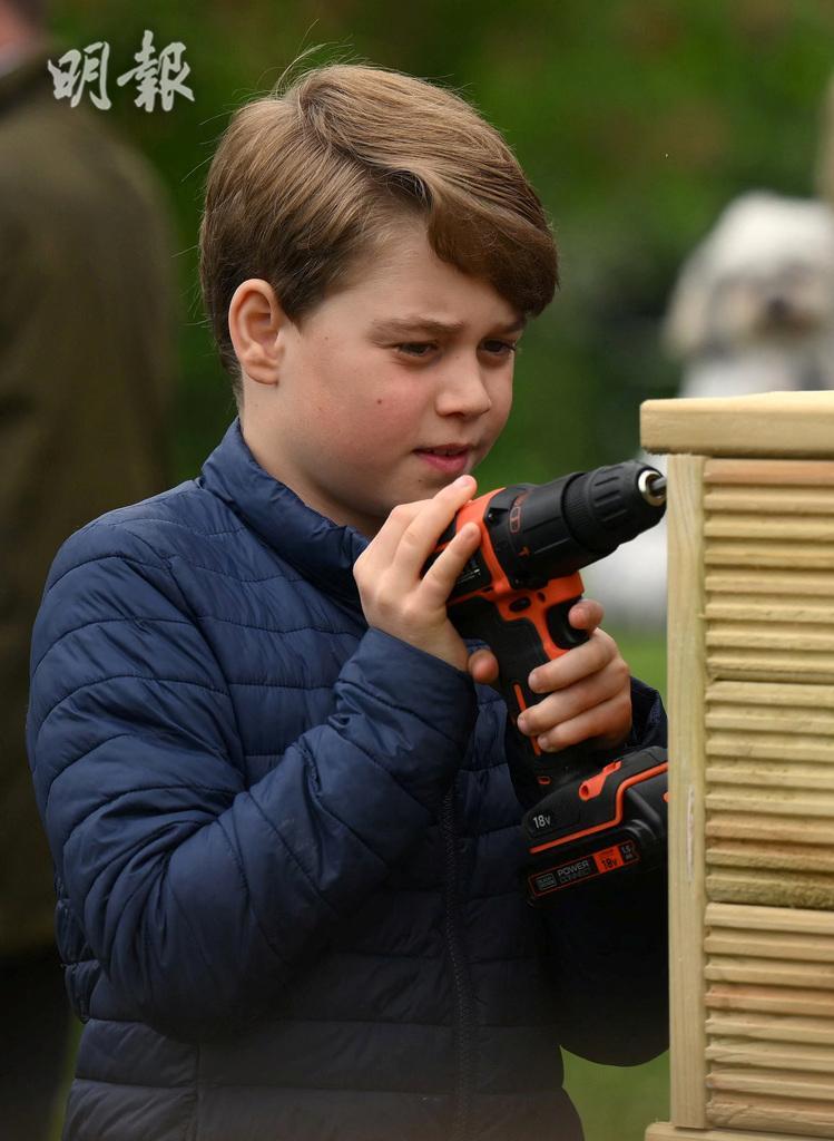 威廉凱特一家五口當義工 喬治路易試駕挖土機 夏洛特射箭展英姿【多圖】 | LIHKG 討論區