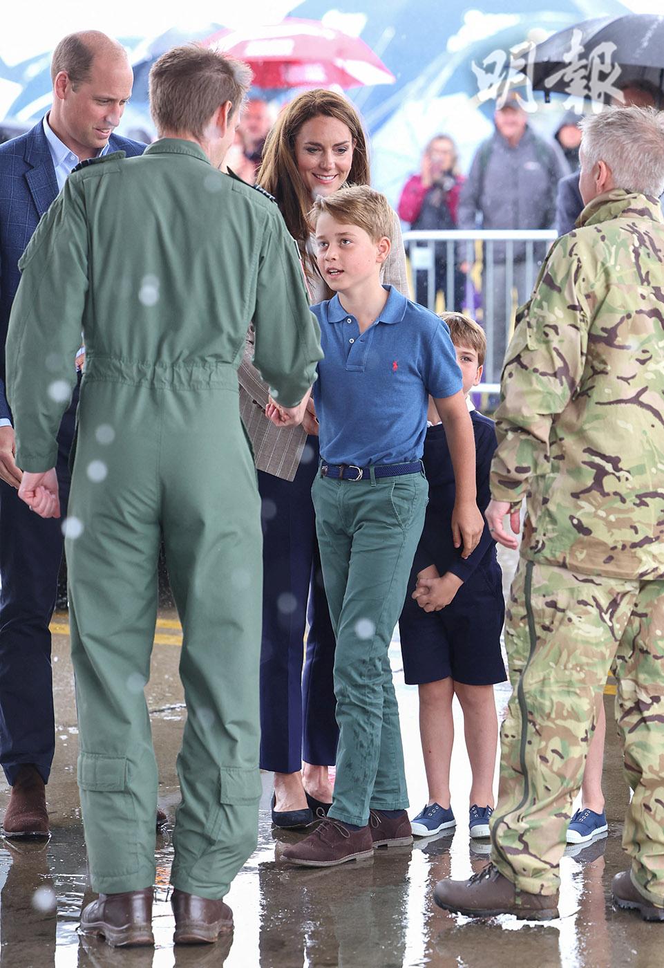 英國皇家國際航空展｜威廉凱特攜三子女參觀 路易小王子四輪越野車上揮手【多圖】 | LIHKG 討論區