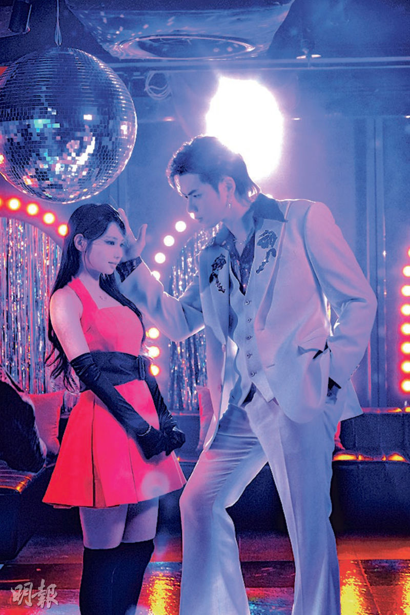 新歌MV自抽 193險遭法拉利撞倒 - 20250704 - SHOWBIZ - 明報 Our Lifestyle